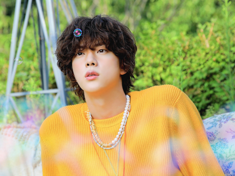 Lagu Jin BTS ‘The Astronaut’ Duduki No. 1 Dalam Carta iTunes Di Lebih ...